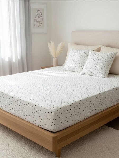 Sinsay - Чаршаф с ластик с цялостен принт на сърца - черeн | FAVI.bg