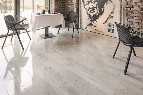 ЛАМИНИРАН ПАРКЕТ AQUA PRO EASY TOUCH PP О251 8мм 33/АС5/4V FRESCO SNOW ...